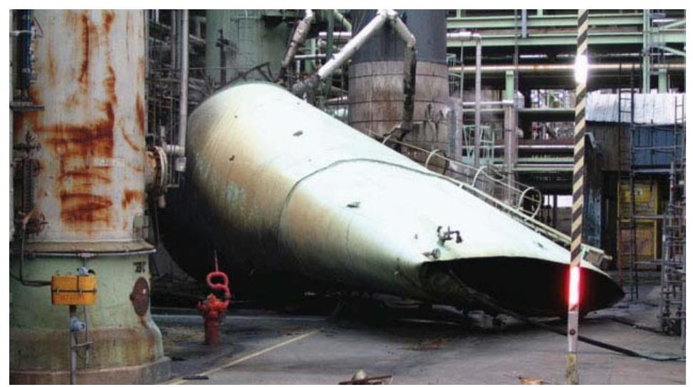 Spent caustic tank after the explosion. [color figure can be