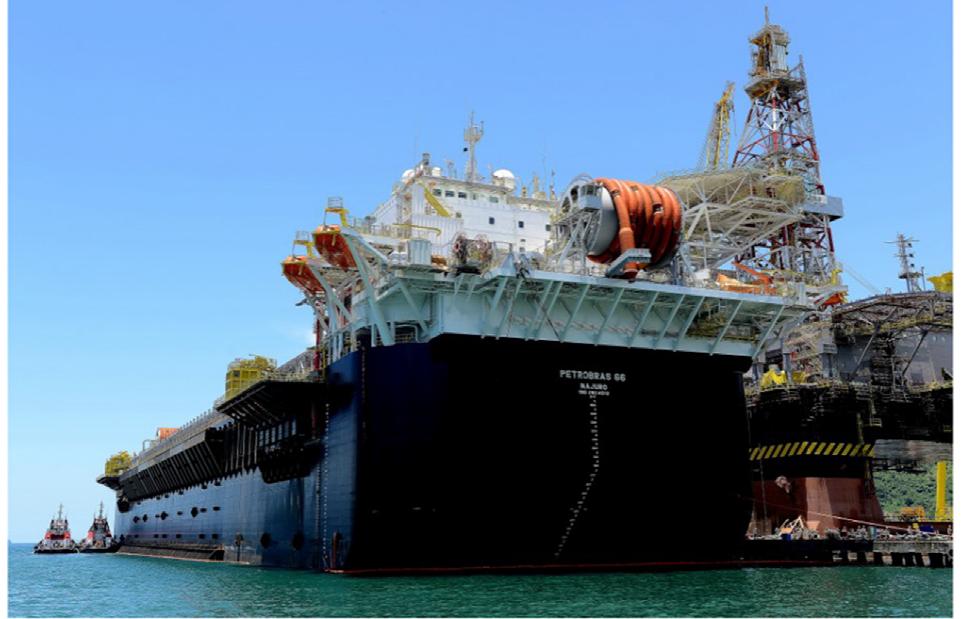 Picture of the petrobras p66 fpso showing the riser balcony