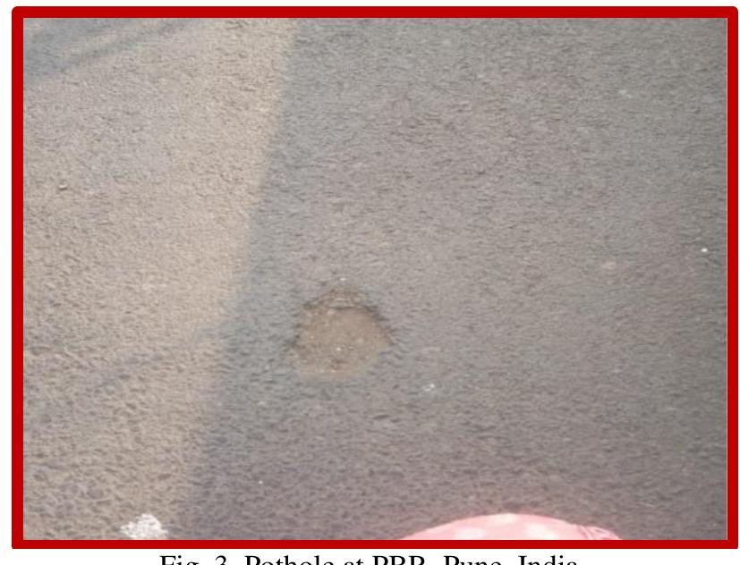 Bowl-shaped cavities of differing sizes in the bituminous
