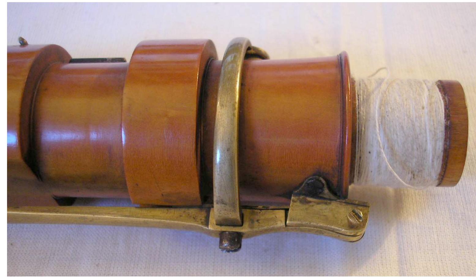 Illustration 7 - two photographs showing both simiot and