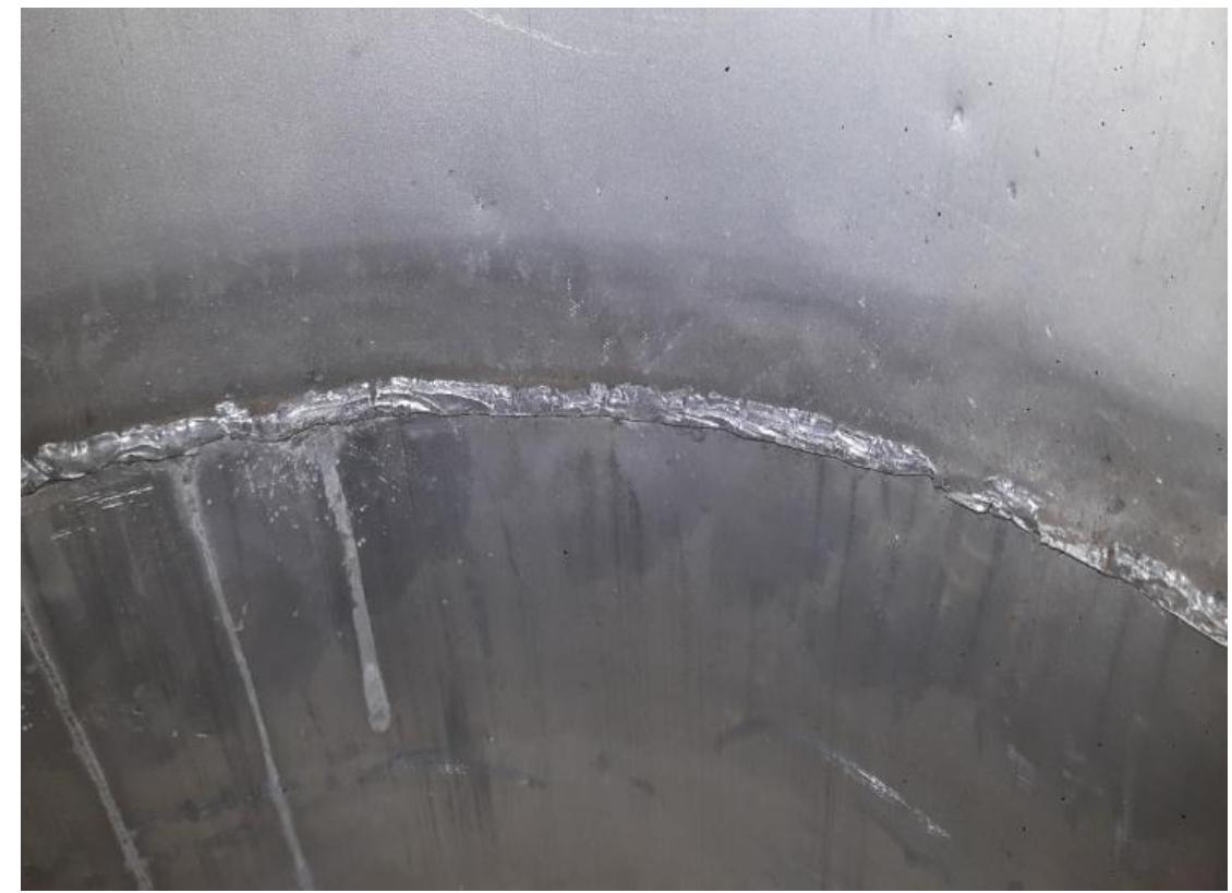 Shows the salient parts of a maize shelling machine