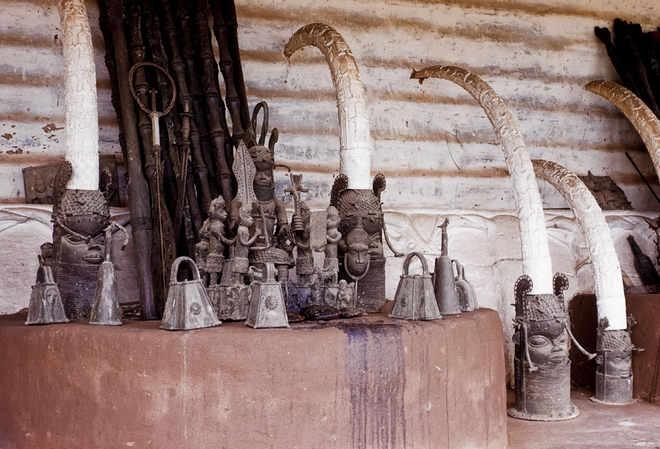 This altar to a 20th-century oba features 2o0th-century