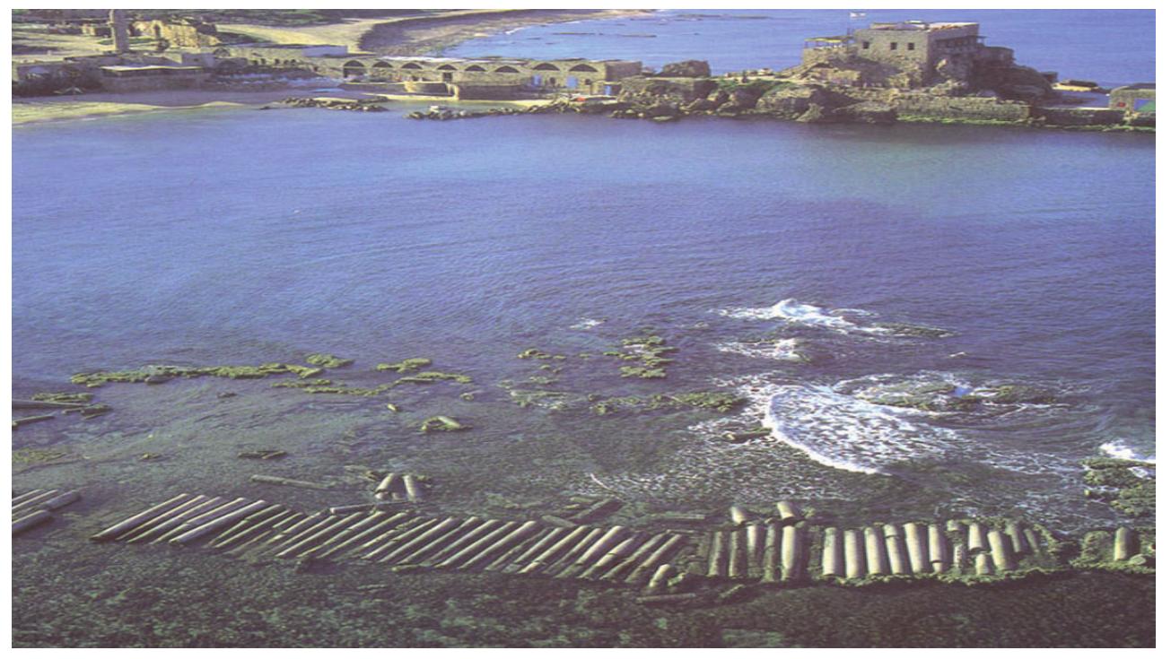 5: the columnar jetty of the middle basin of the harbour of