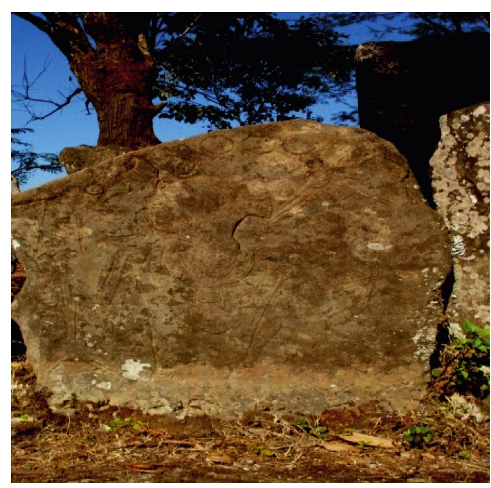 7: memorial stone gongs are shown while the lower left