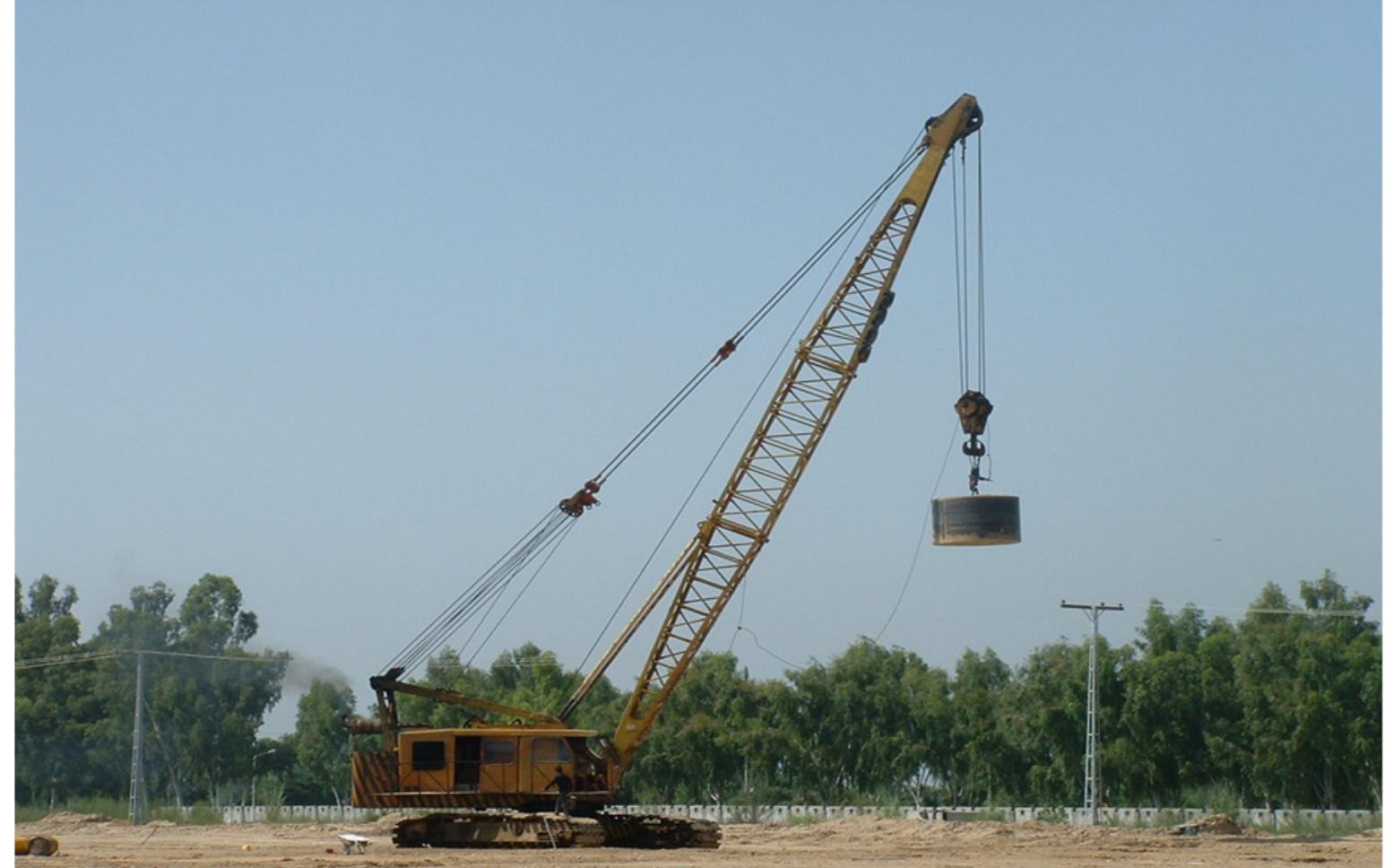 Dynamic compaction equipment (heavy crane, tamper, release