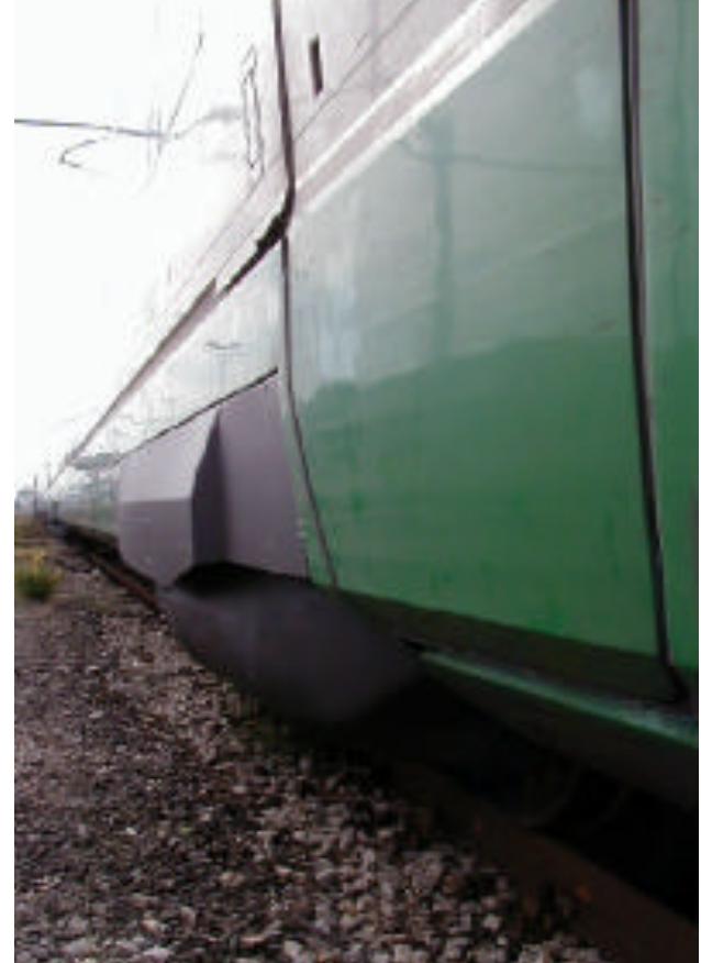 Side view of the trailer car fairing