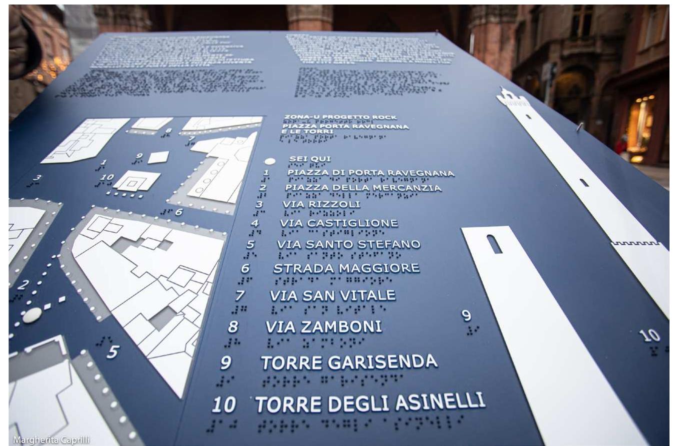 The installation of the monumental tactile map u-area for