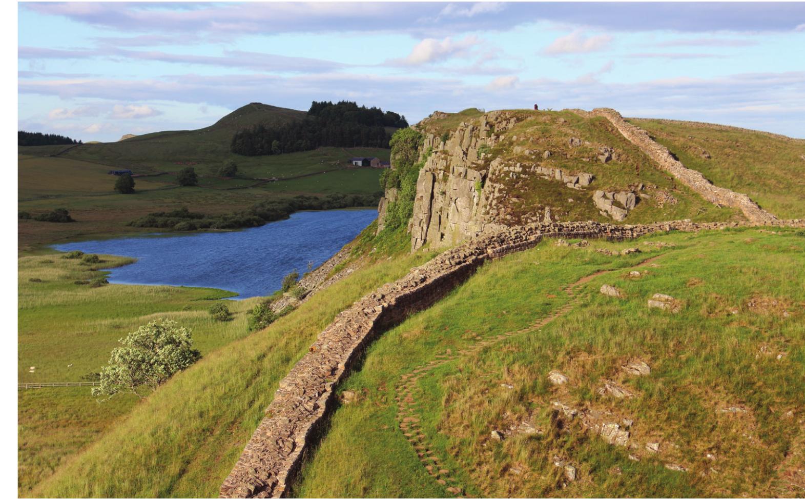 Hadrian’s wall at mons fabricius (photograph: d j breeze).