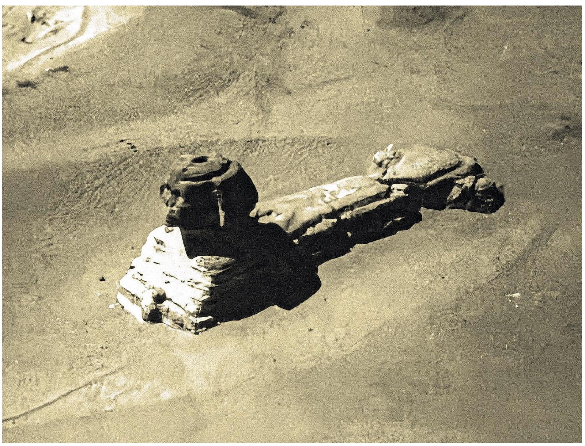 Old aerial photograph of the sphinx from the 19th century,