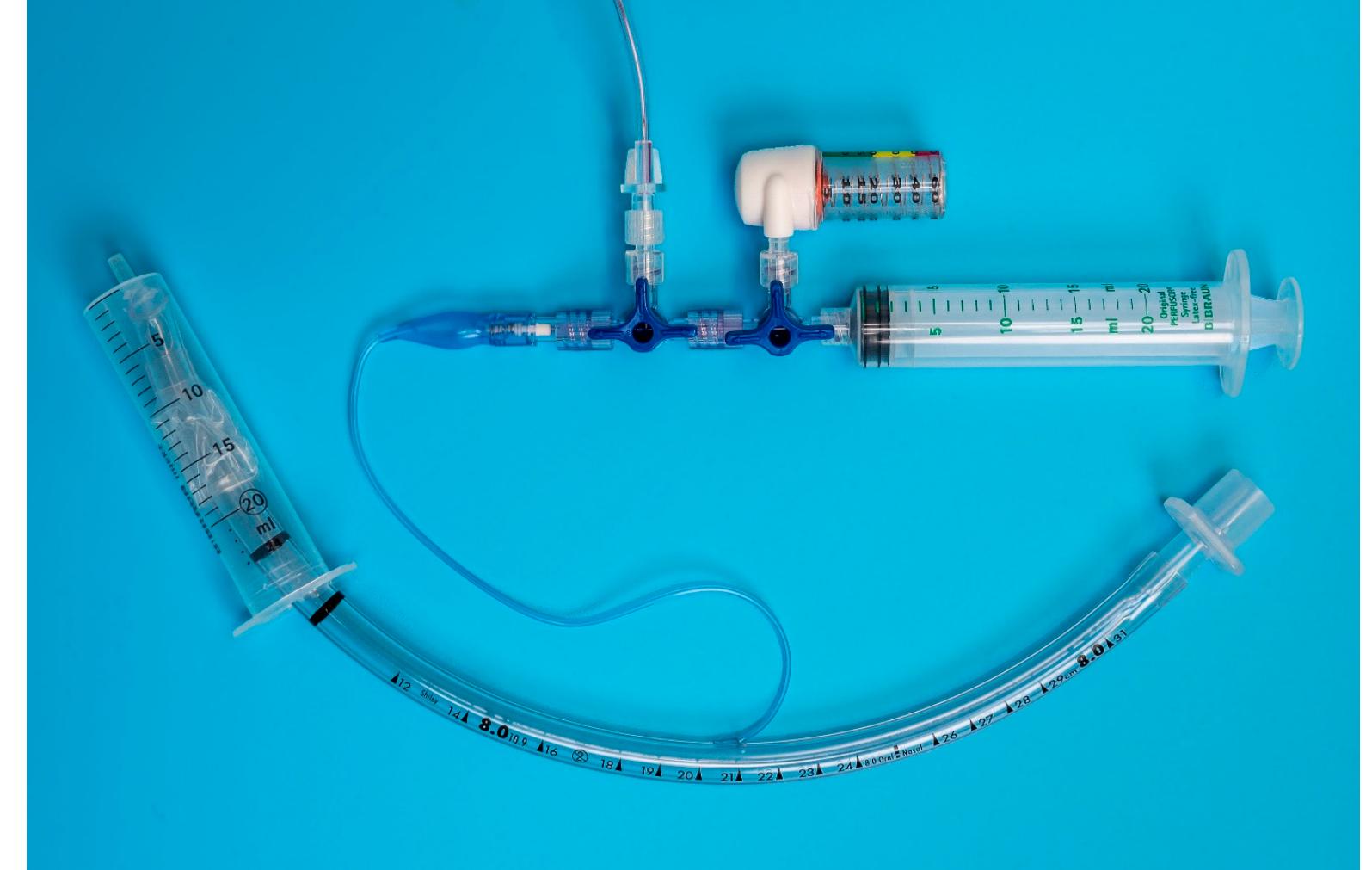 Benchtop setup: the endotracheal tube is placed in the model